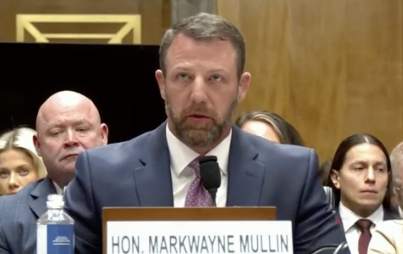 'I do not!': Markwayne Mullin trembles as Senator Gary Peters exposes ...