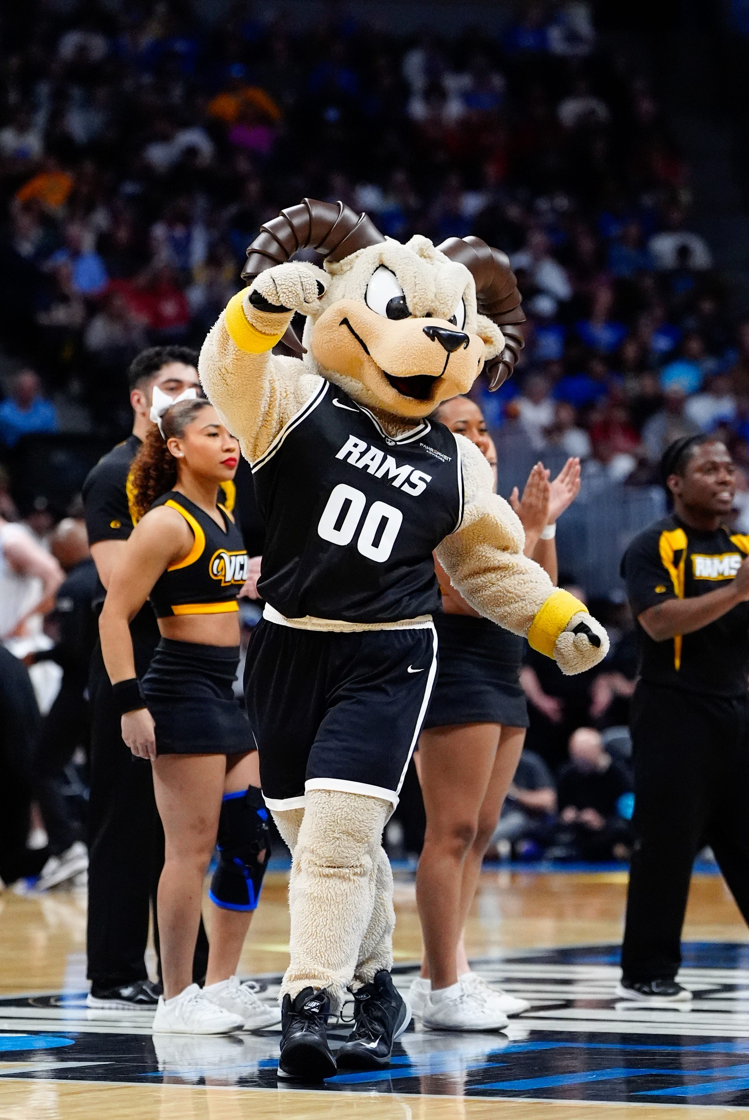 What are nicknames of each school in men's NCAA tournament?