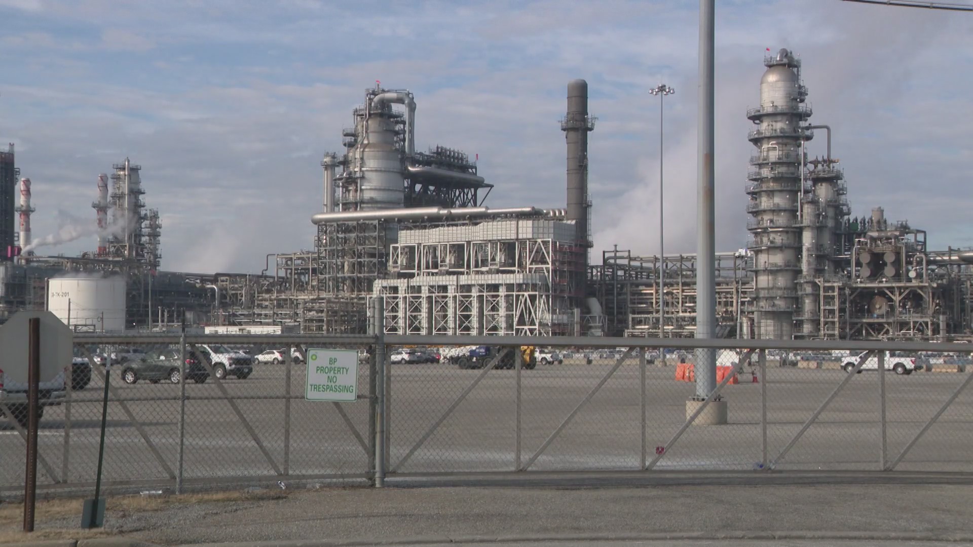 'Like a kick in the mouth': BP refinery in Whiting locks out union ...