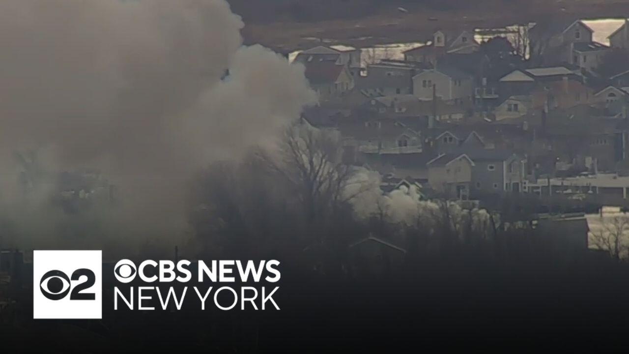 Large fire breaks out at house in Broad Channel, Queens