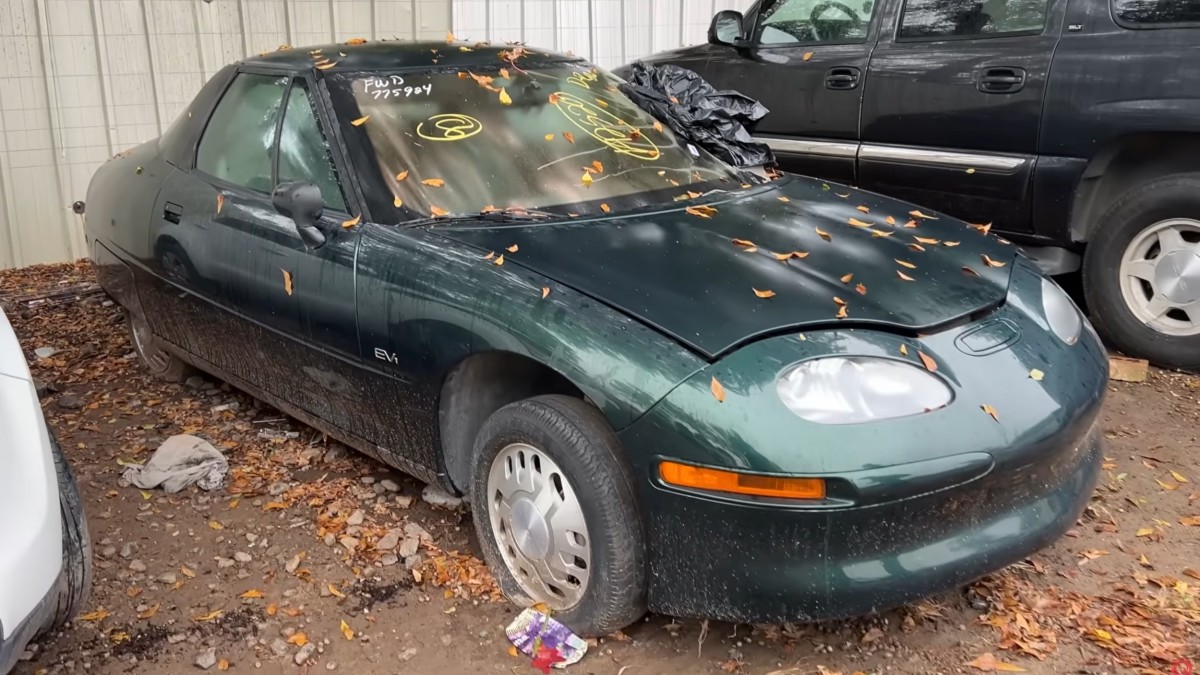 GM is helping restore one of the only EV1s it doesn’t own
