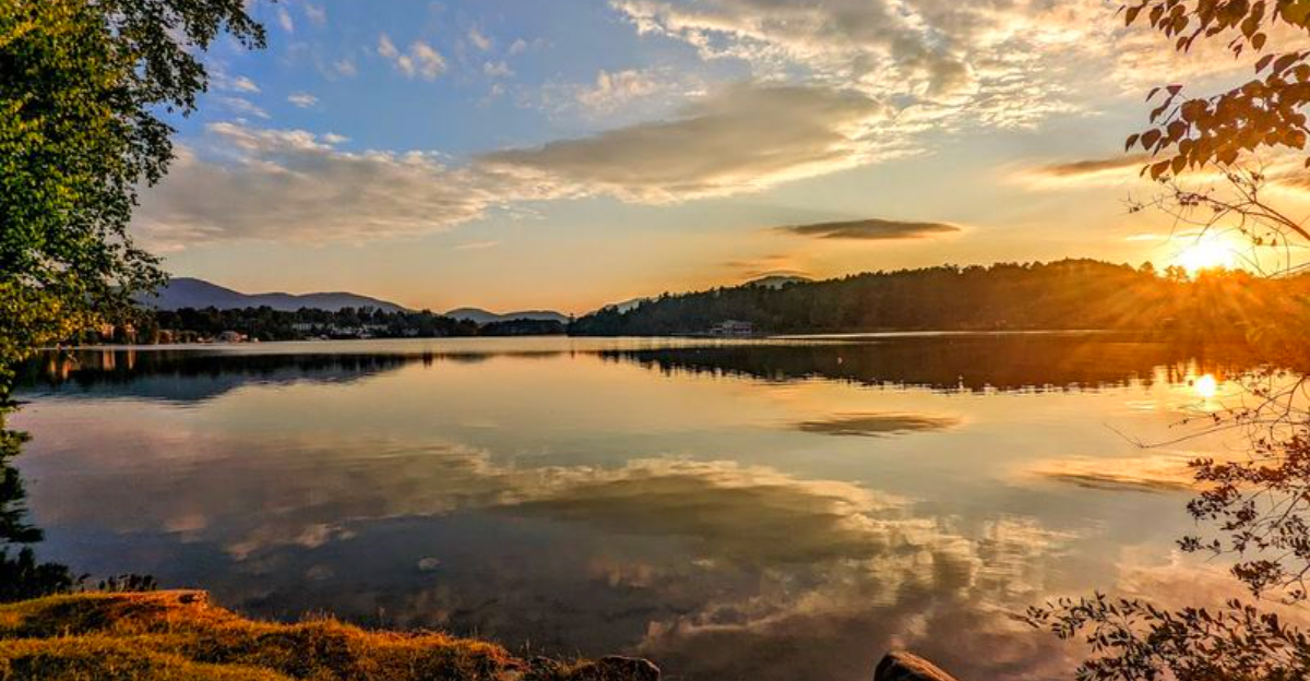15 cozy lake towns perfect for cabins, short hikes and sunset views