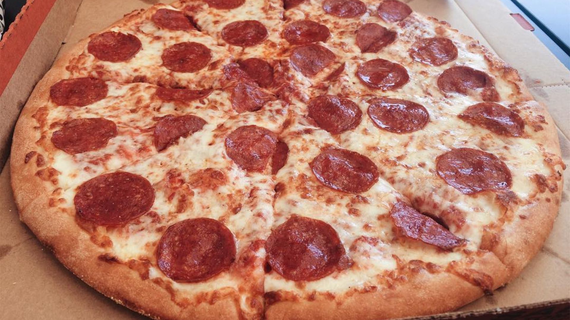 10 reasons Little Caesars is as bad as they say & 10 reasons to give it ...