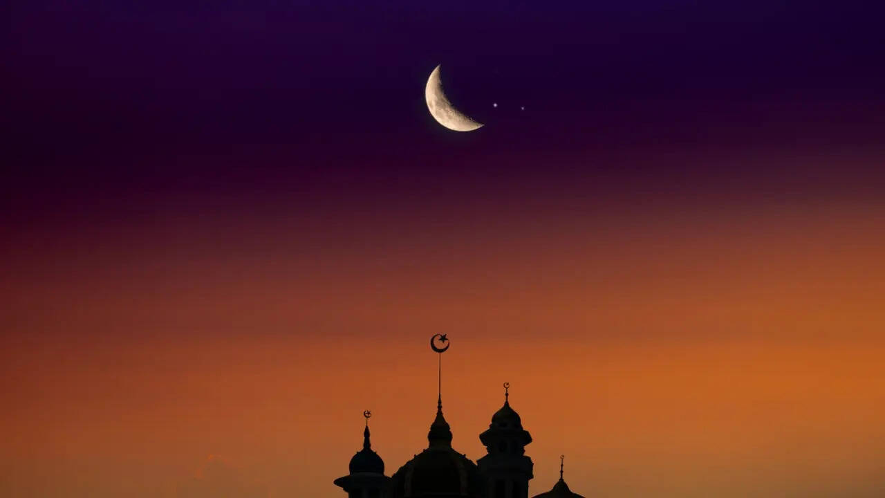 Eid 2026 moon sighting today: Chand Raat timings in Agra, Kanpur ...
