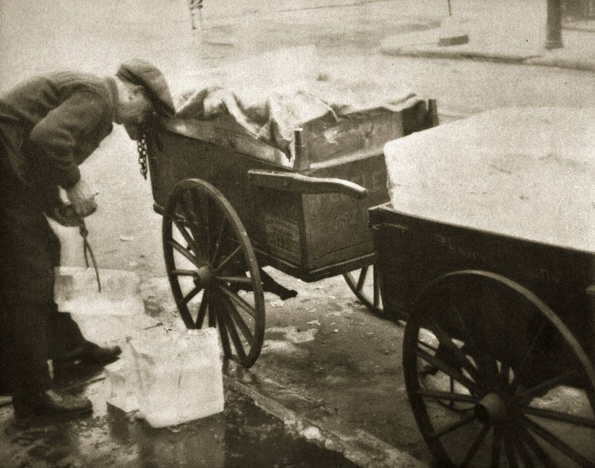 19 photos of historical occupations in American towns