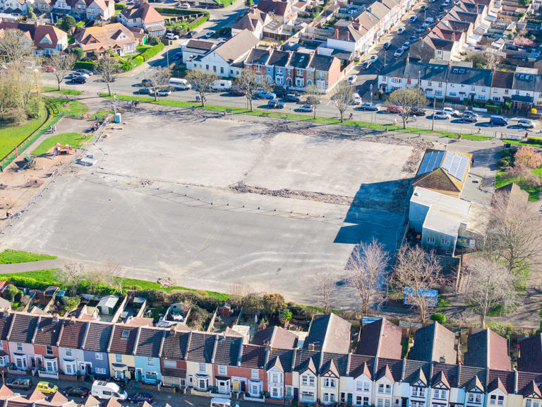 19 enlightening pictures of construction work at £22m leisure centre at ...