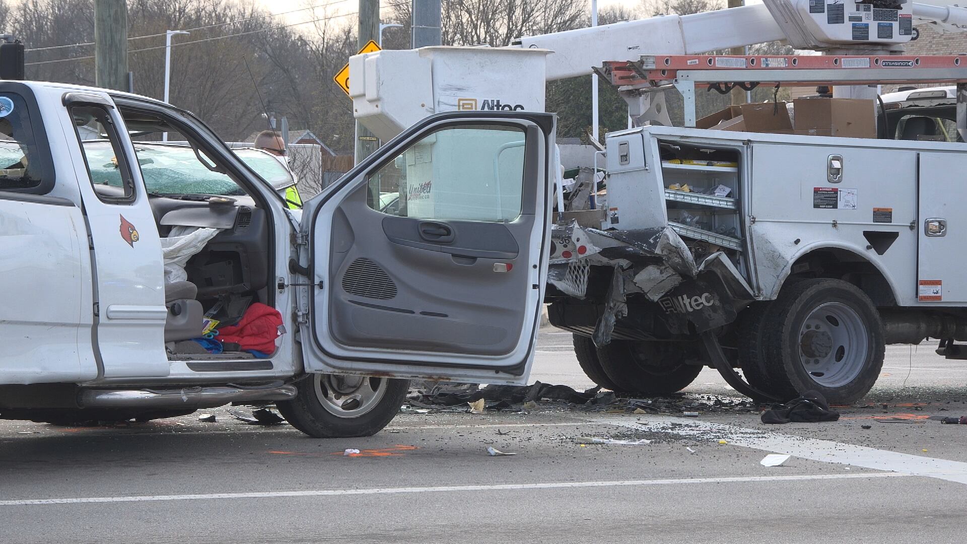 Man killed in crash with bucket truck on Dixie Highway identified