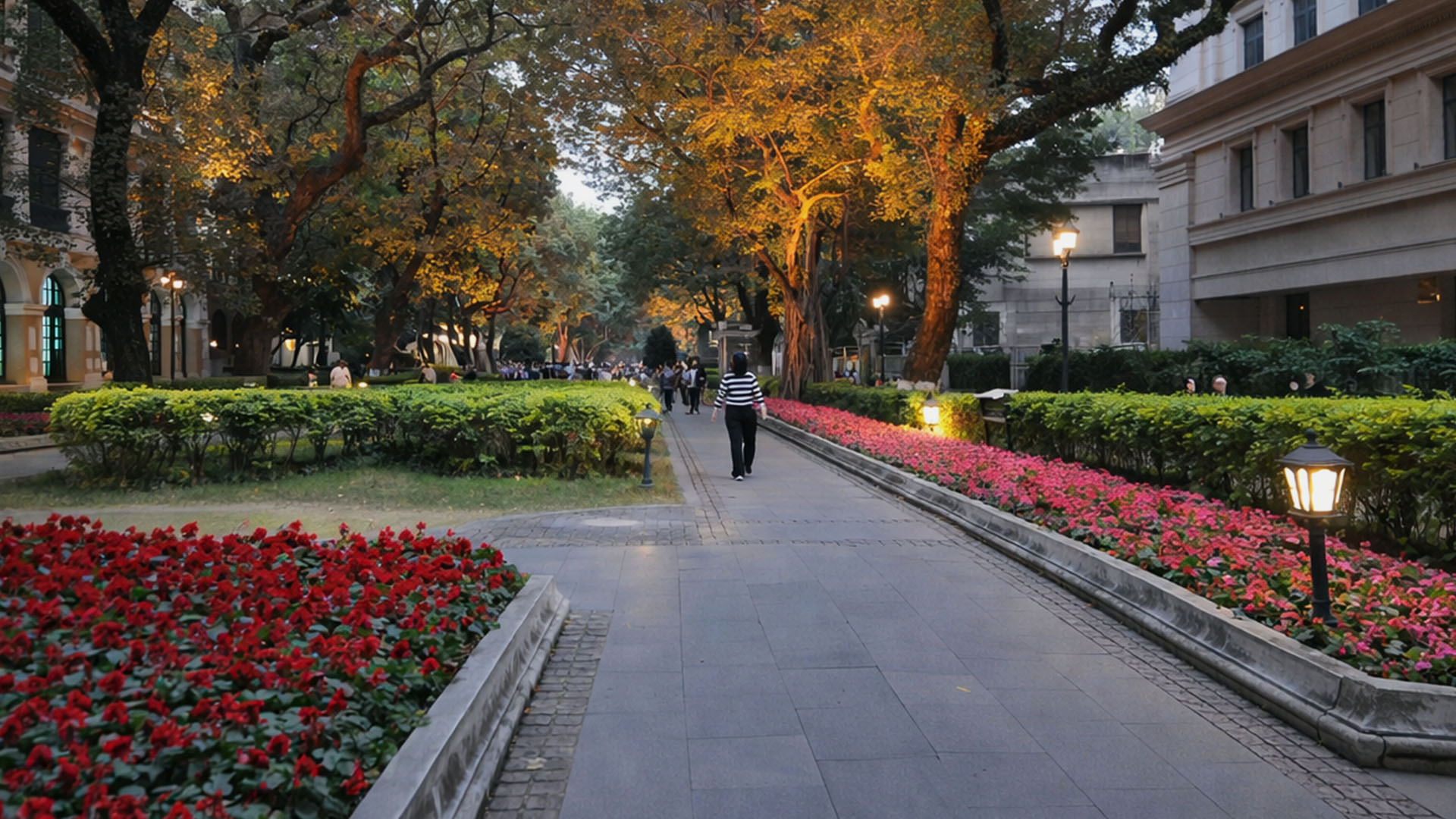 Flower Paths Turn Simple Parks into Scenic Walks China