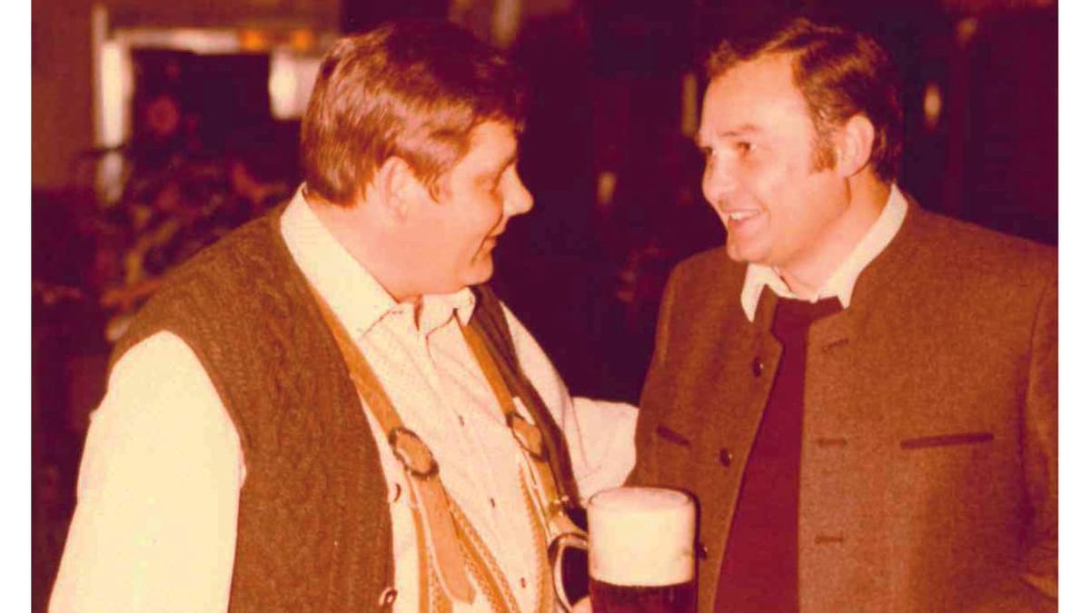 Wiesn-Wirte steigen beim Kuchlbauer Weissbierstadl ein