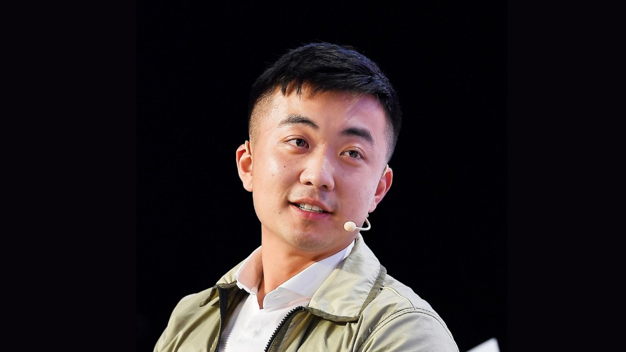 Carl Pei, CEO di Nothing, immagina uno smartphone mosso interamente da ...