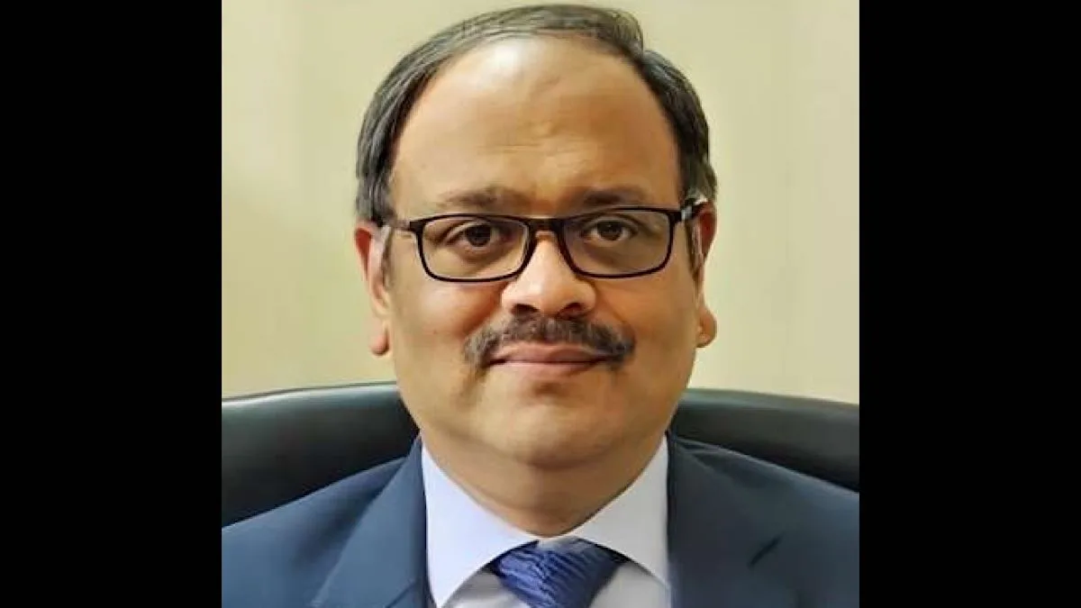 IIT (ISM) director wins Om Prakash Bhasin Award for engineering