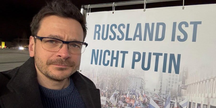 Russian oppositionist Yashin announces party to challenge Putin