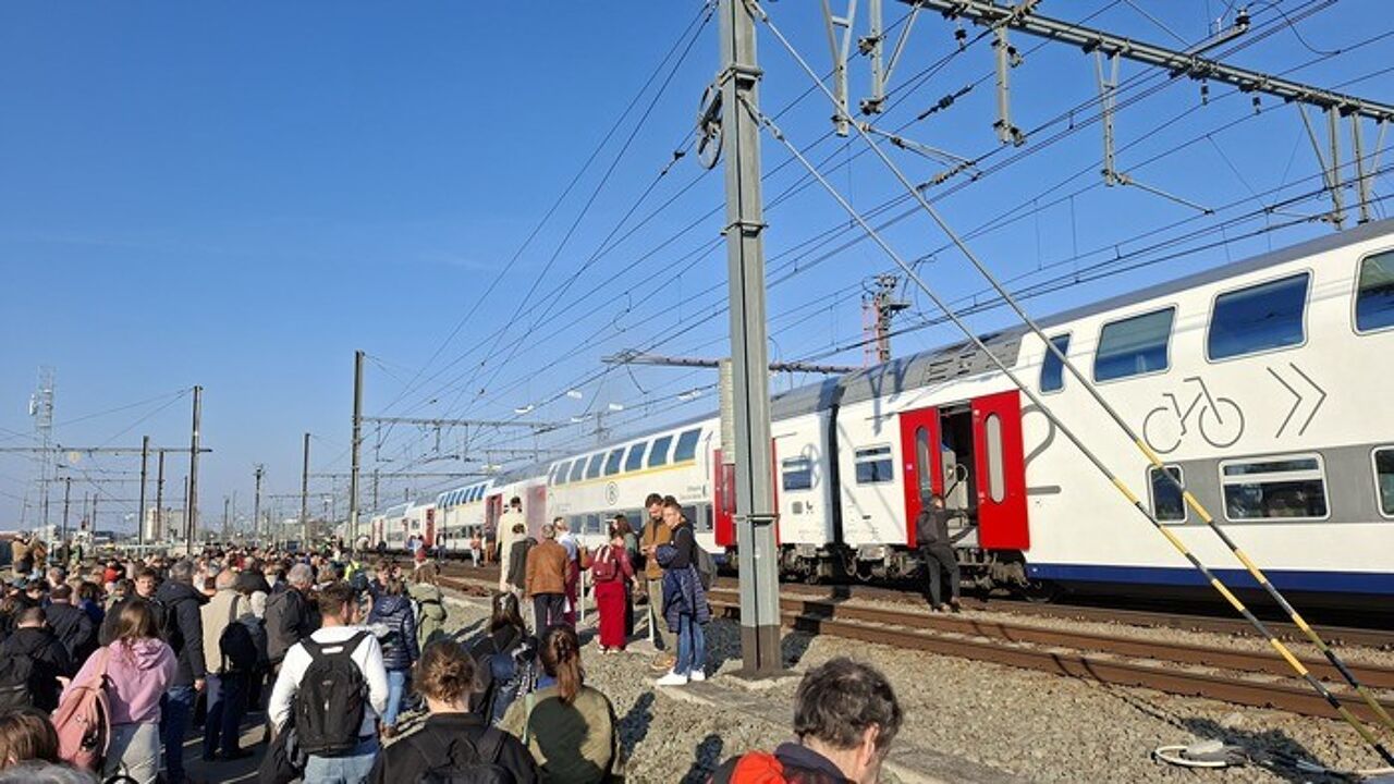 Batterij van elektrische monowheel vat vuur op trein bij Brussel-Zuid ...