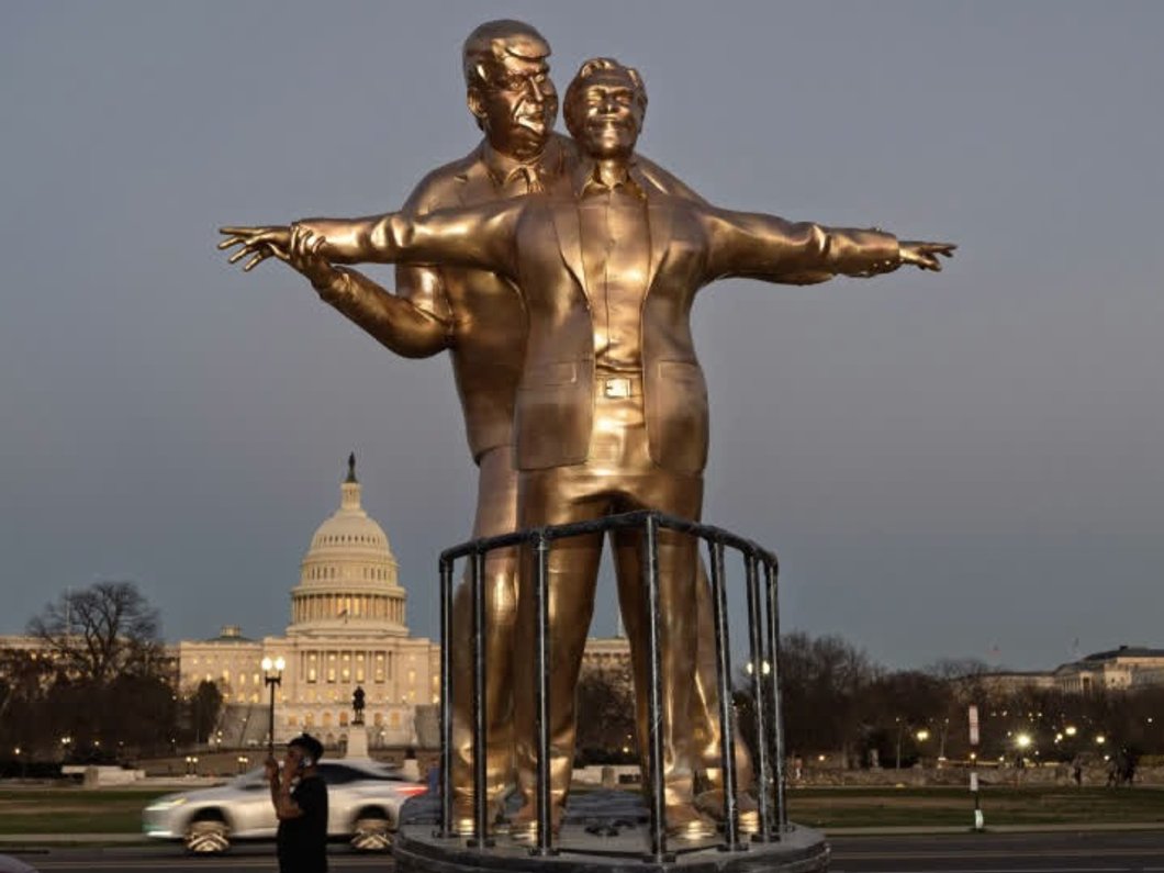 New statue of Donald Trump and Jeffrey Epstein appears