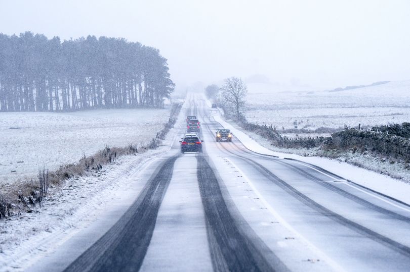 Snow maps show half of Ireland buried as Met Eireann issues rare ...