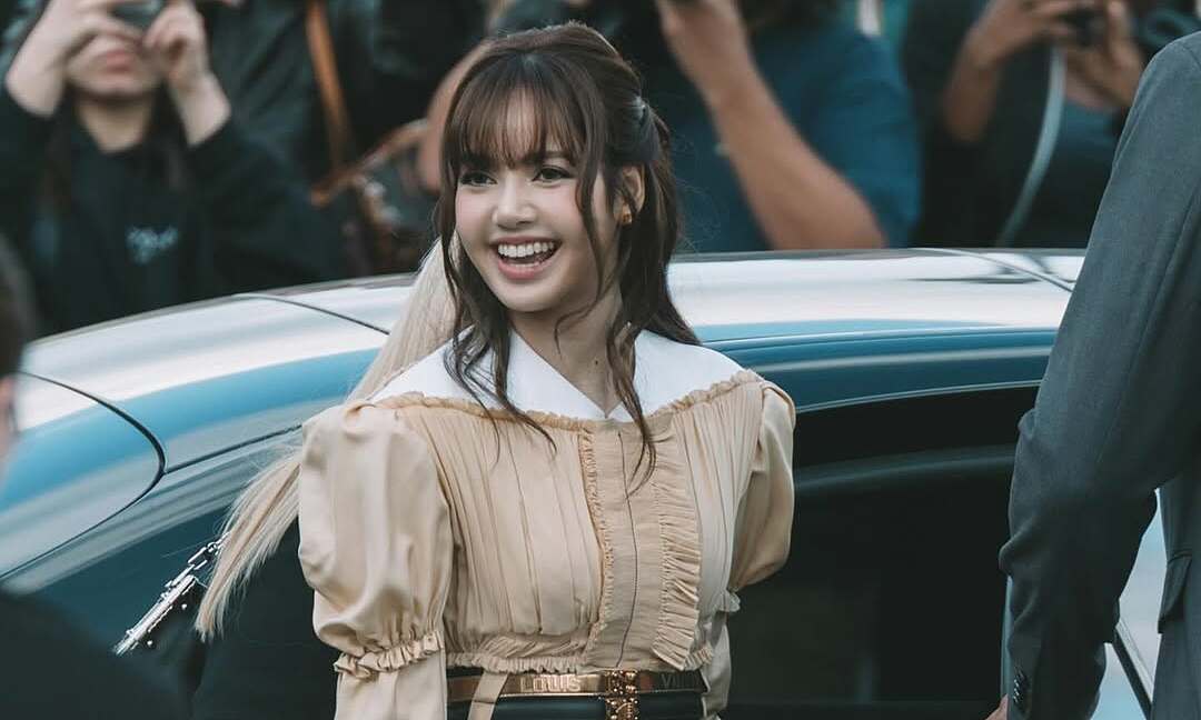 Blackpink’s Lisa shows off midriff at fashion show hosted by ...