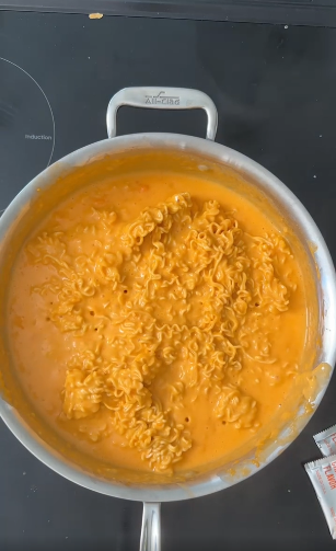 Perfectly creamy mac and cheese easy homemade recipe