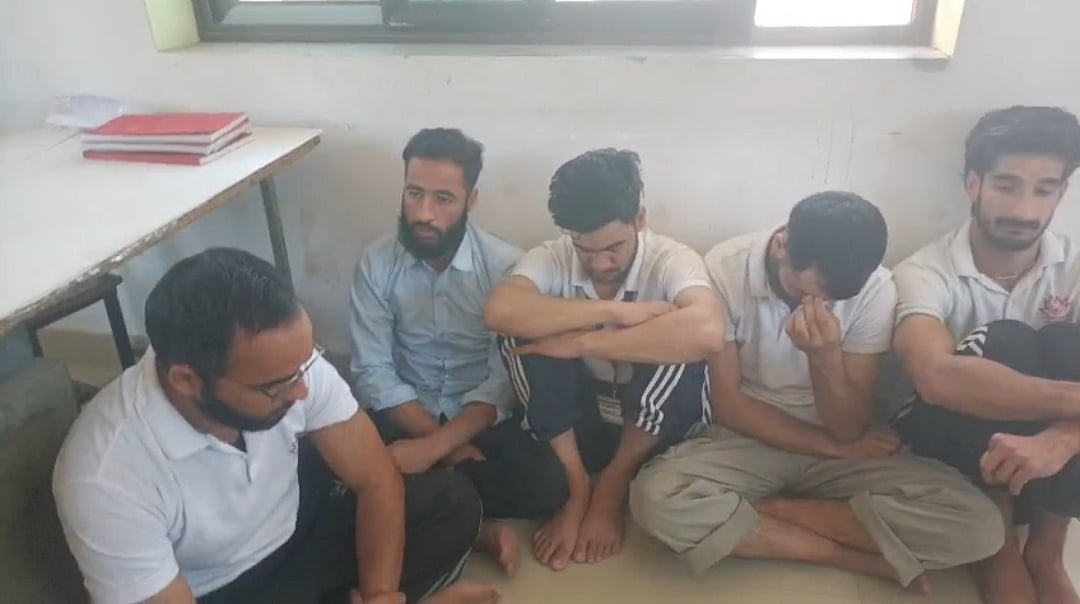 Court grants bail to 17 Kashmiri students arrested after Mewar ...