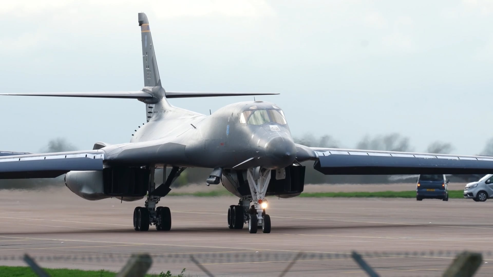 US B-1B bombers take off from UK for Iran strikes
