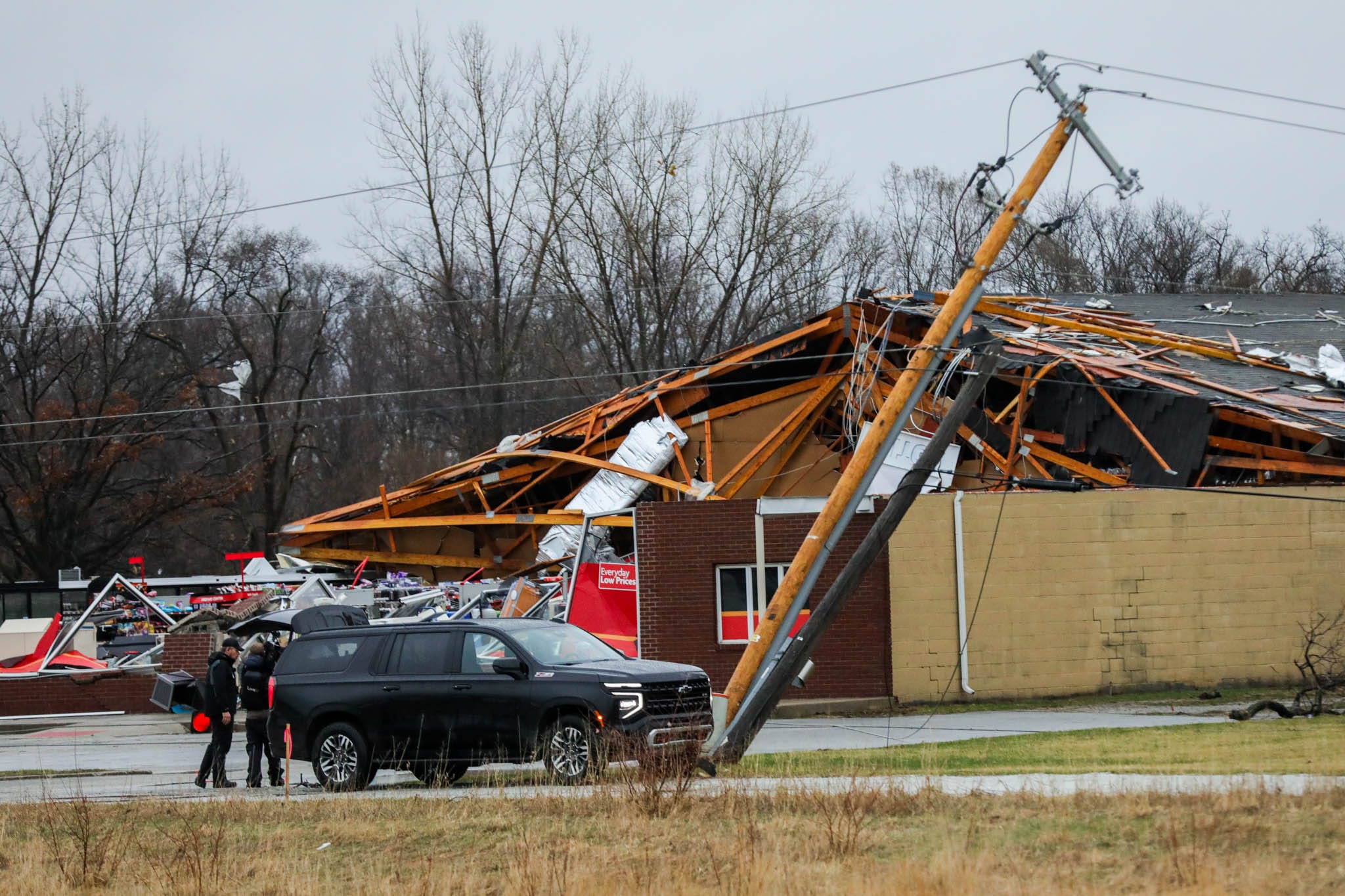 Tornado rips through Lake Village, killing 2 people