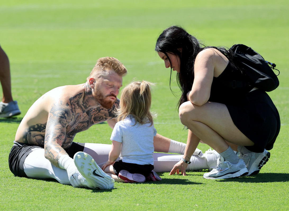 Maxx Crosby's wife supports him after Ravens trade collapse: 'Say it ...