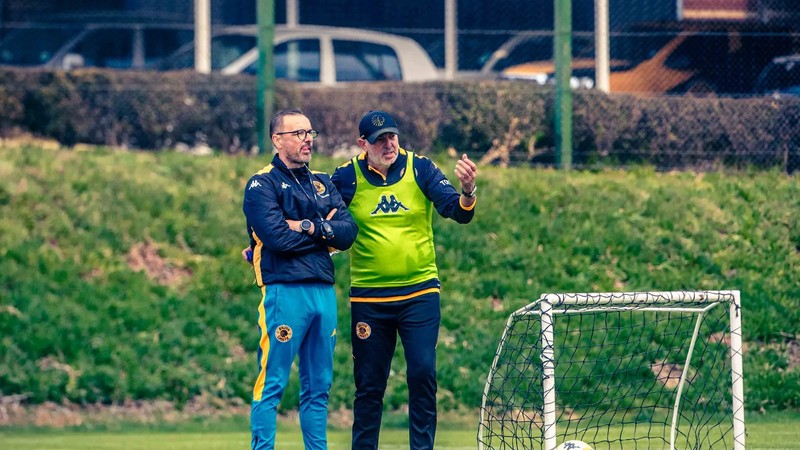 Kaizer Chiefs risk repeating past mistakes with reported move for ...