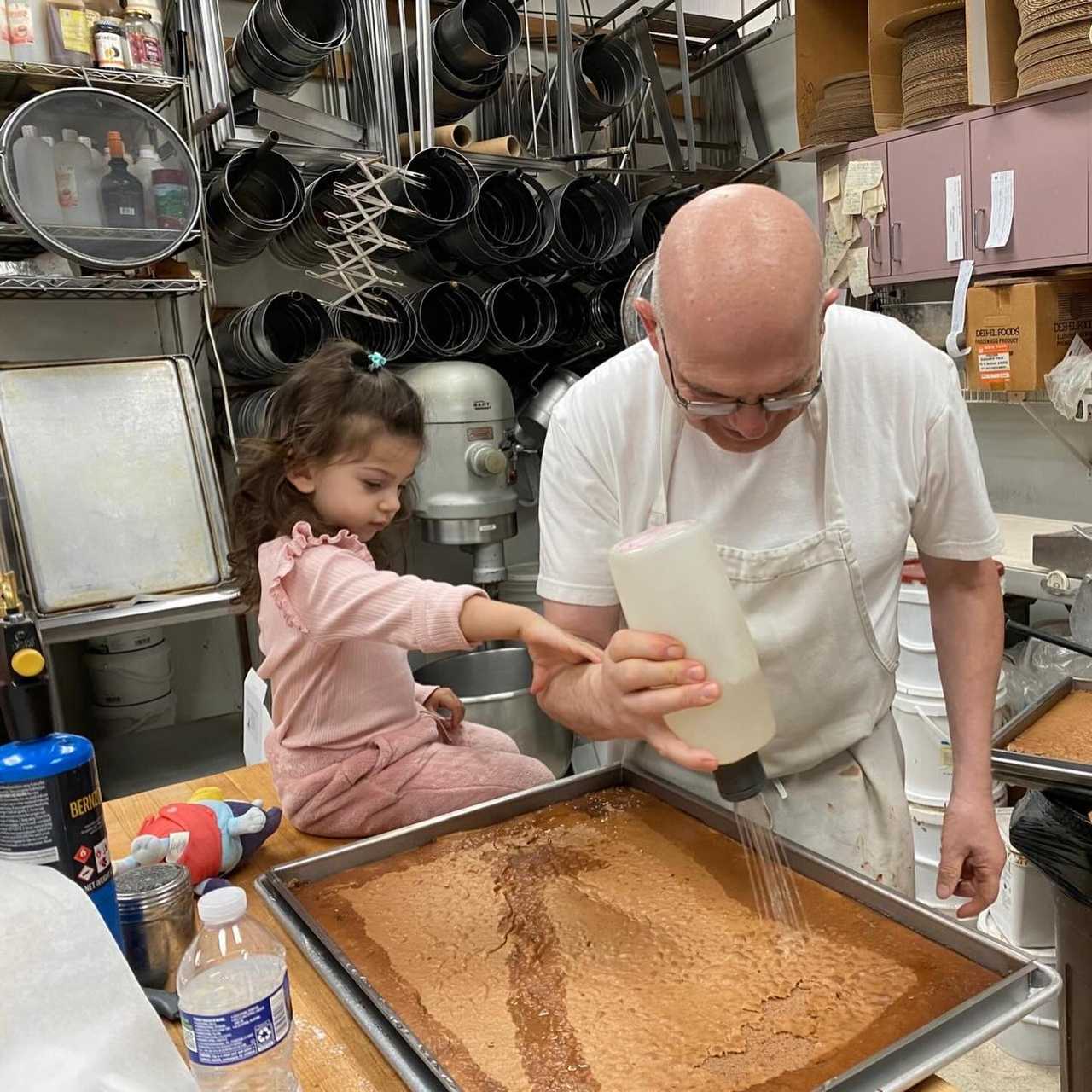 Customers pay tribute to beloved Maryland baker Harry Kazanjian after ...