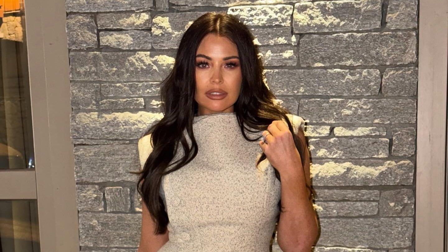 Jess Wright issues apology for 'degrading' bikini comments