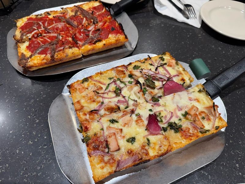 16 US cities with shockingly good pizza