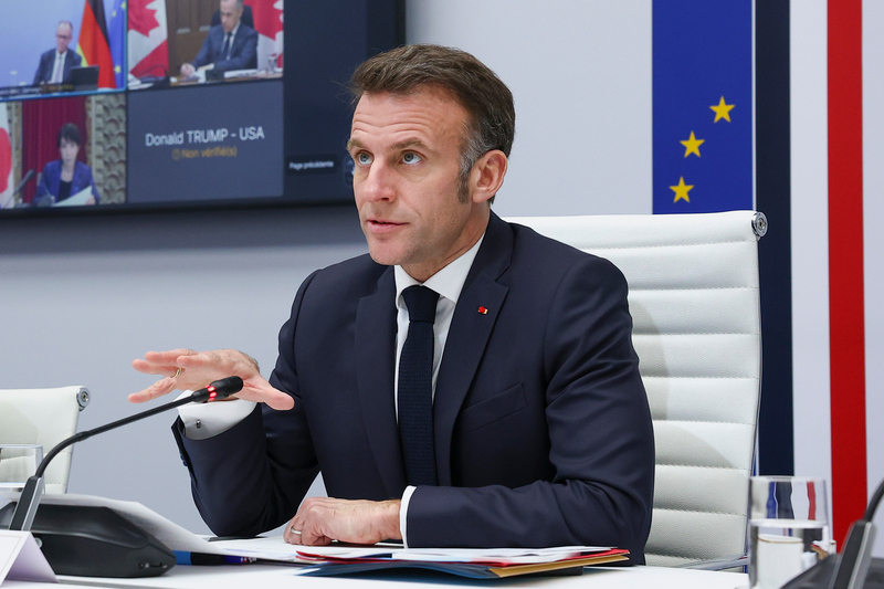 Macron: Francie zadržela tanker plující z Ruska, na který byly uvaleny ...