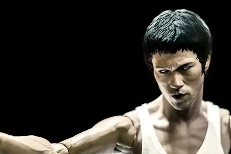 Bruce Lee, filósofo: "No pidas una vida libre de obstáculos, busca la ...