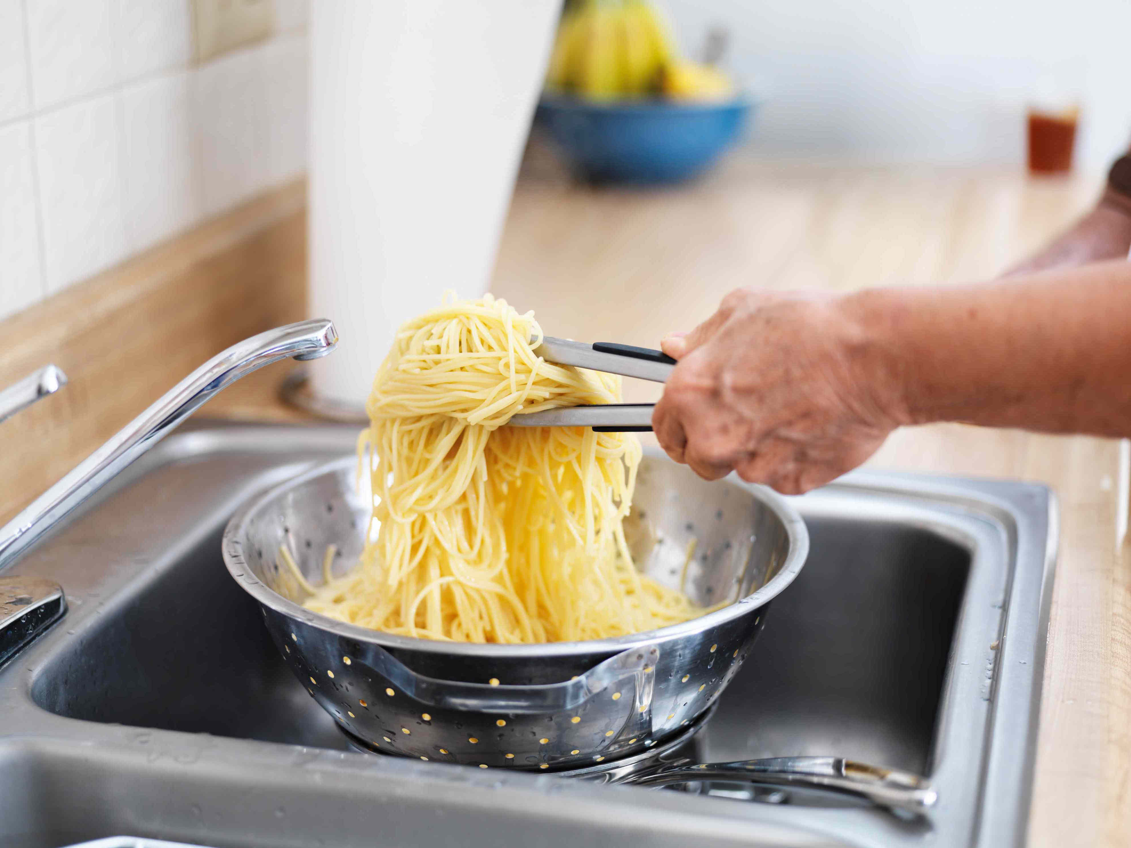 Messy vs. unsafe: Which bad kitchen habits are truly dangerous?