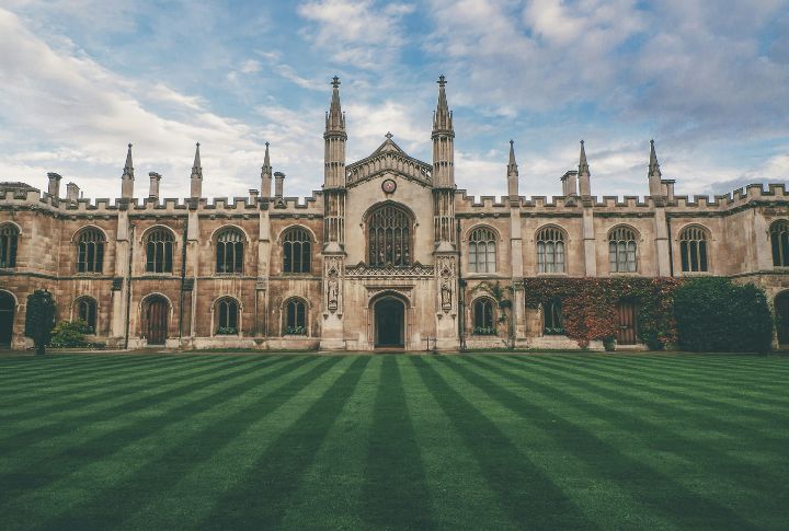 15 breathtaking college campuses that redefine beauty