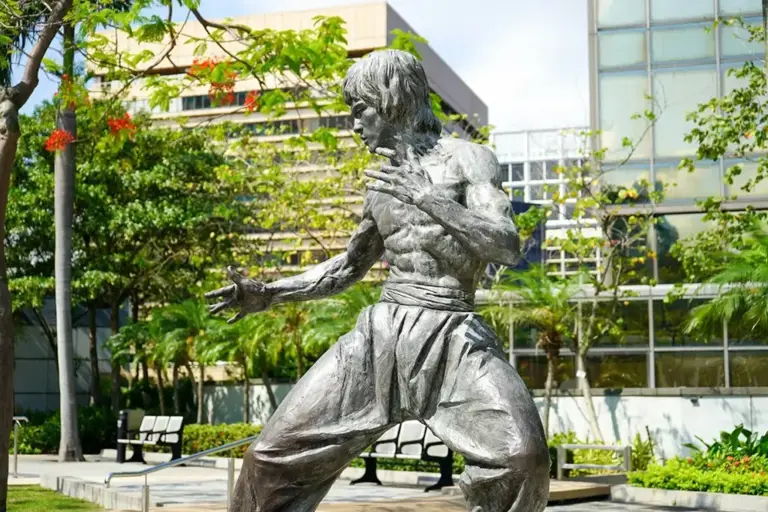 Bruce Lee, filósofo: "No pidas una vida libre de obstáculos, busca la ...