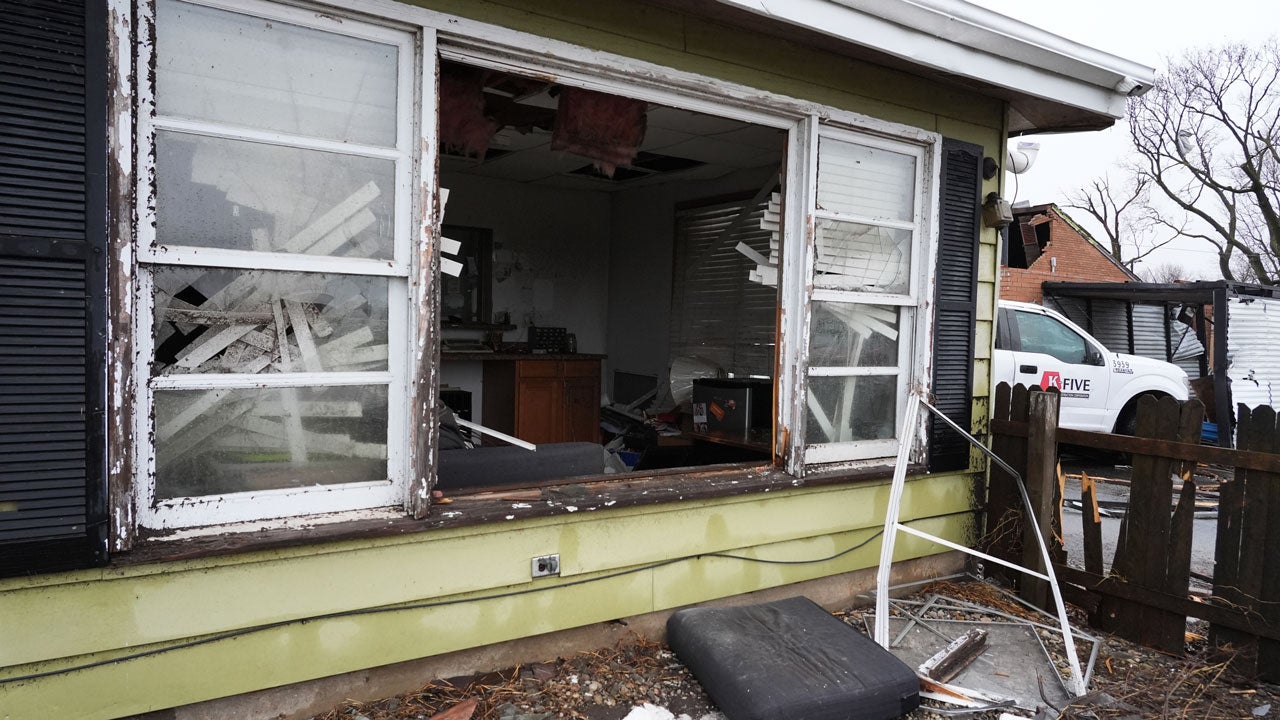 Deadly storm system prompts tornado, flood warnings as it sweeps east