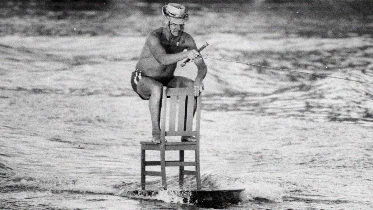 18 rare vintage photos of people doing surprisingly dangerous things ...
