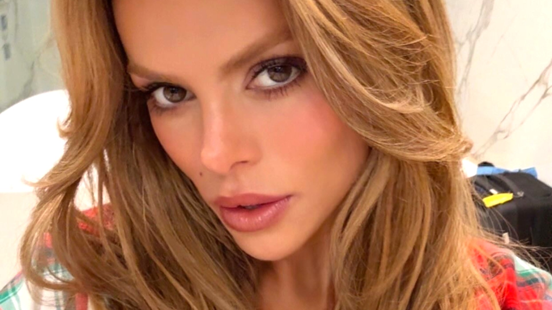 The new Pamela Anderson: this model is making her mark in the cast of ...