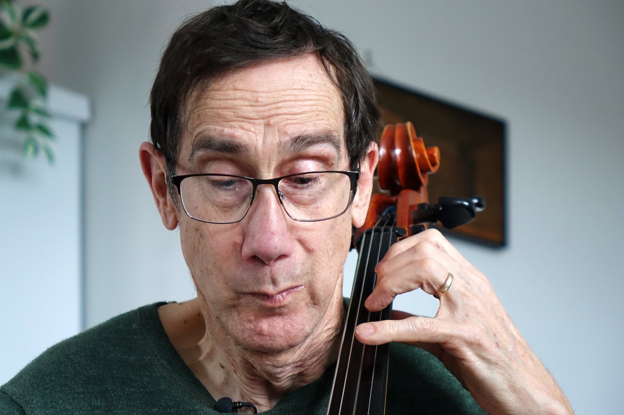 It takes 5 years to get a cornea transplant in NL This man — and his ...