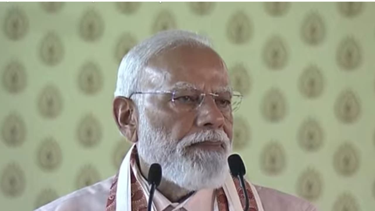 PM Modi unveils projects worth Rs 5,650 cr in Tamil Nadu's Tiruchy
