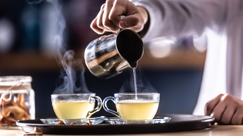 5 in-flight cocktails you can make with a bit of bourbon