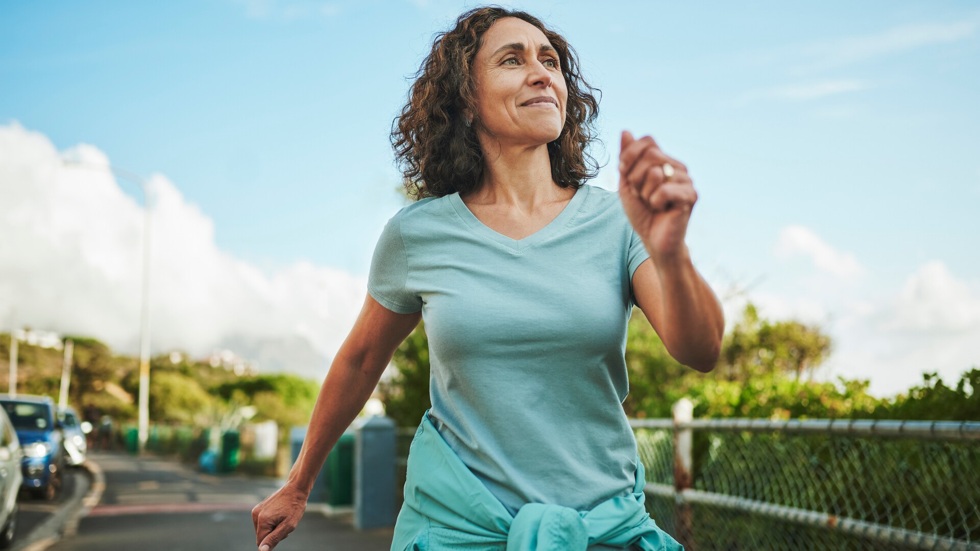 5 Gehübungen, die deinem Bauch ab 50 besser helfen als das Gym