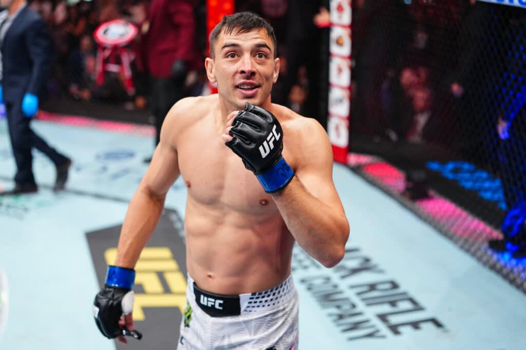 UFC 327 setback as Beneil Dariush loses opponent for first fight since ...