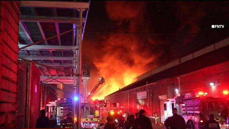 Brooklyn factory fire destroys 3 warehouses in Sunset Park, 2 ...