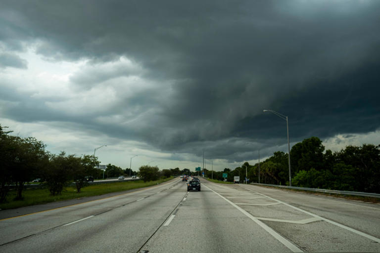 Strong winds, heavy rain. What weather observers reported
