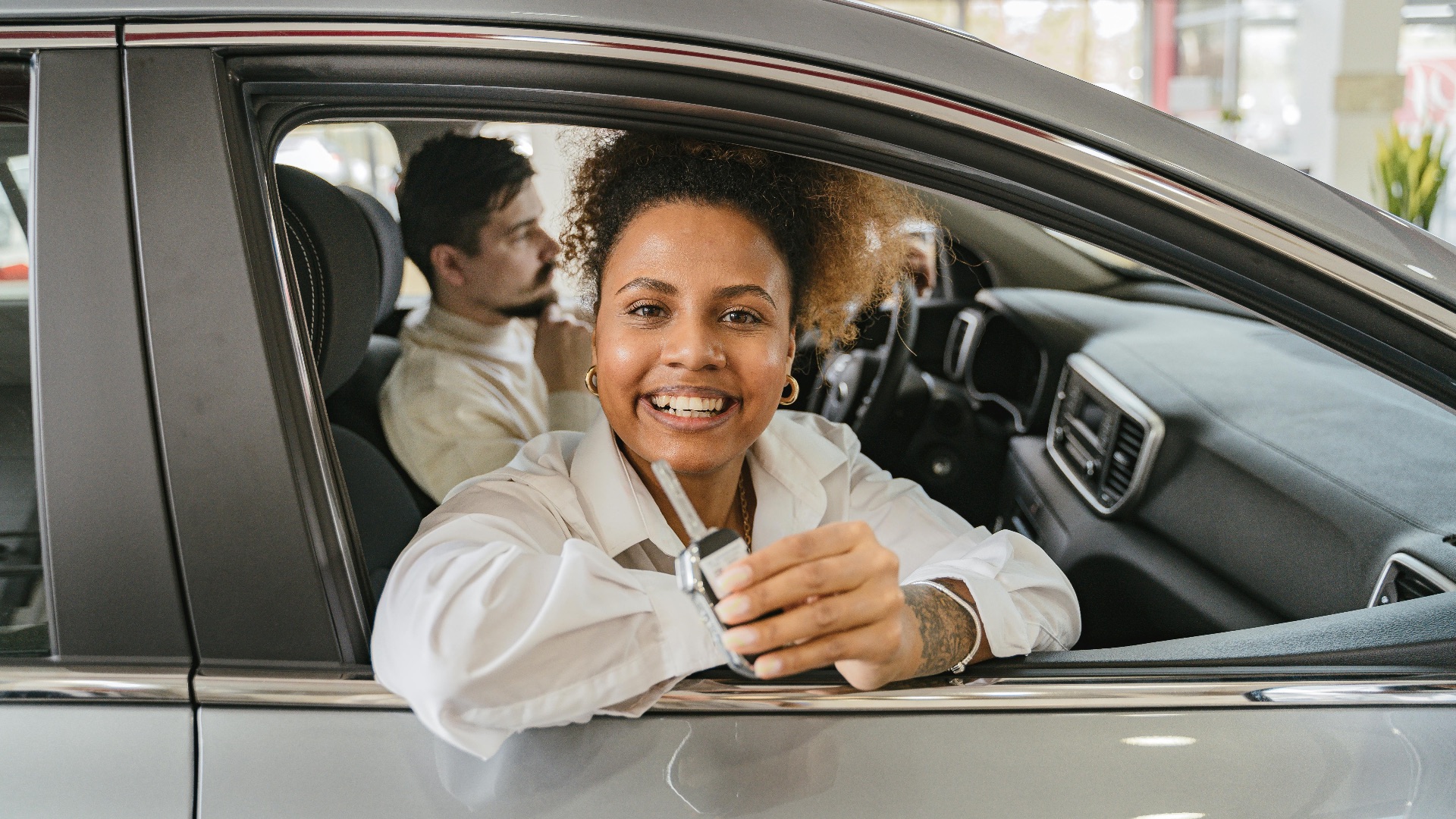 10 reasons it's better to lease a car & 10 why it's best to own one