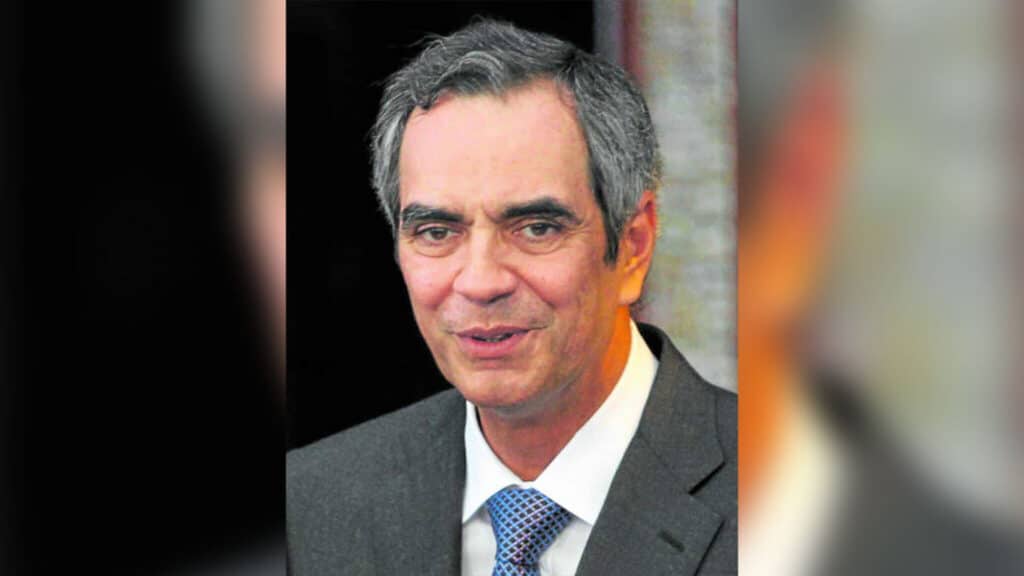 Razon strikes deal to buy key oil, gas firm in Colombia
