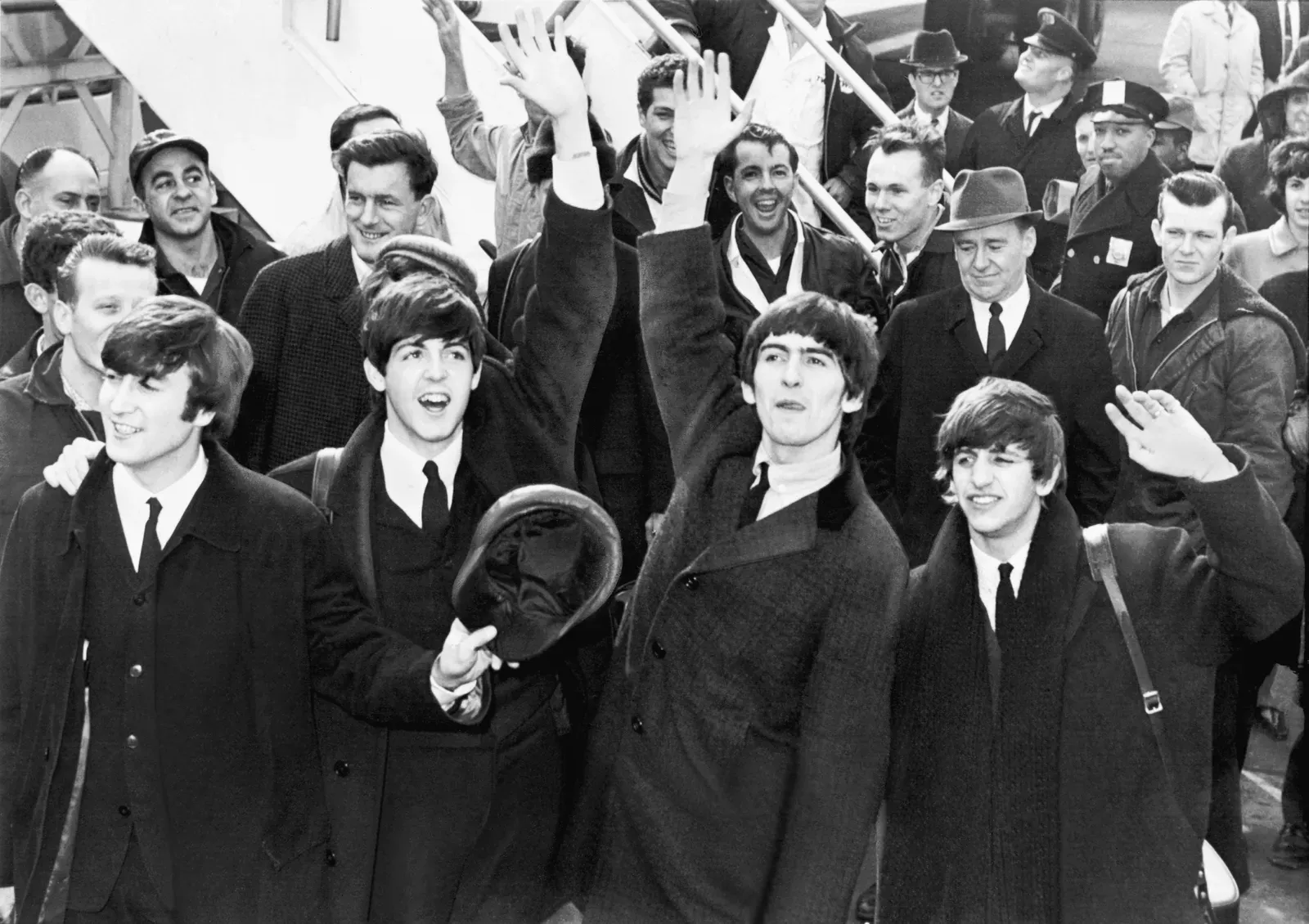 10 album covers with hidden details only superfans noticed
