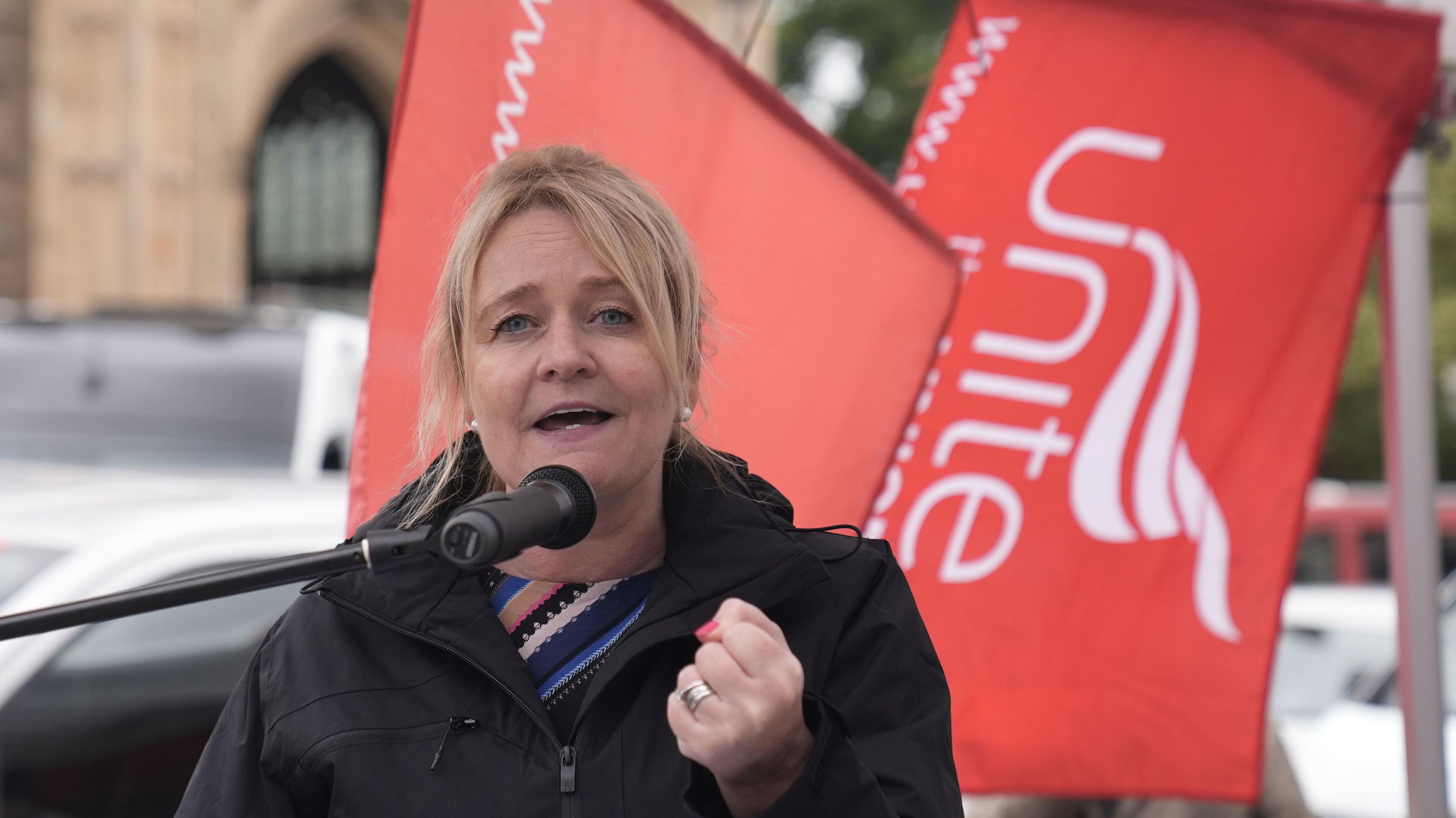 Union cuts Labour funding by 40% over bin strike