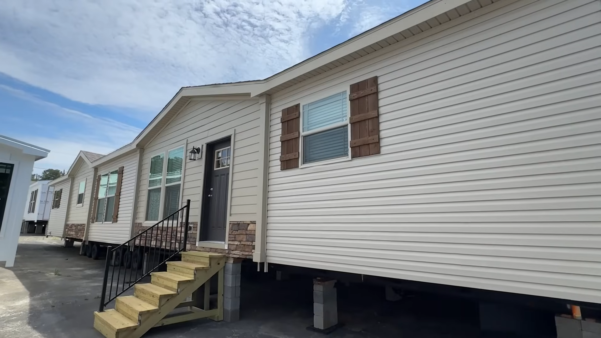 Touring a standout modular home design