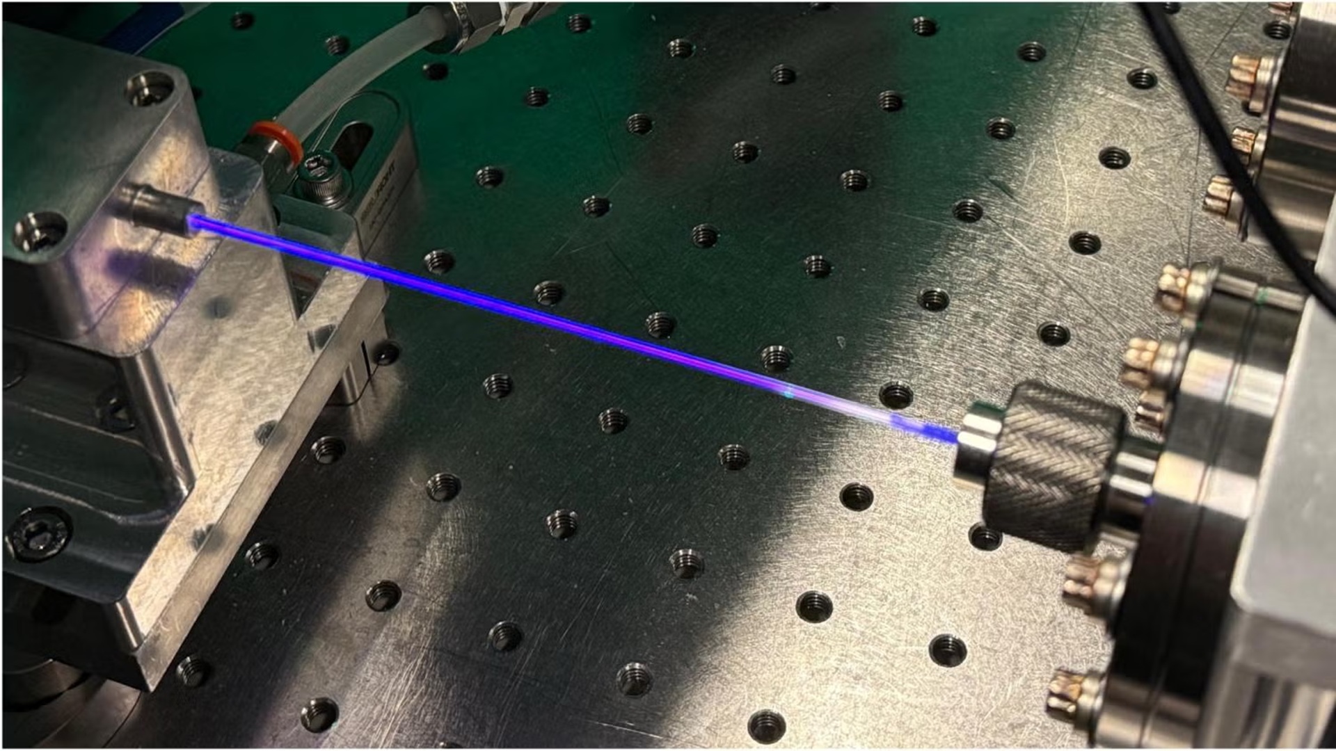 1,000x more efficient tabletop laser could spot chip defects and power ...